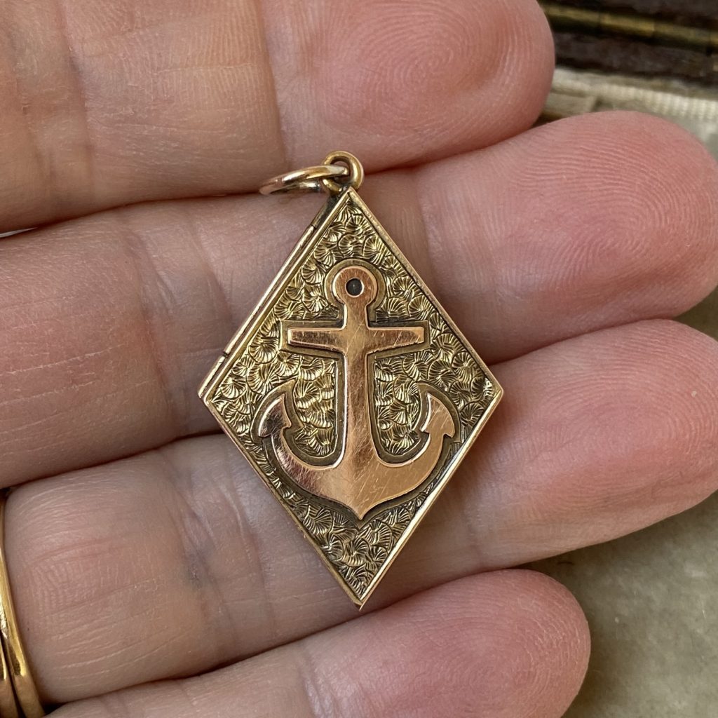 Antique Anchor Locket, 15ct gold,circa 1860 - Aurum